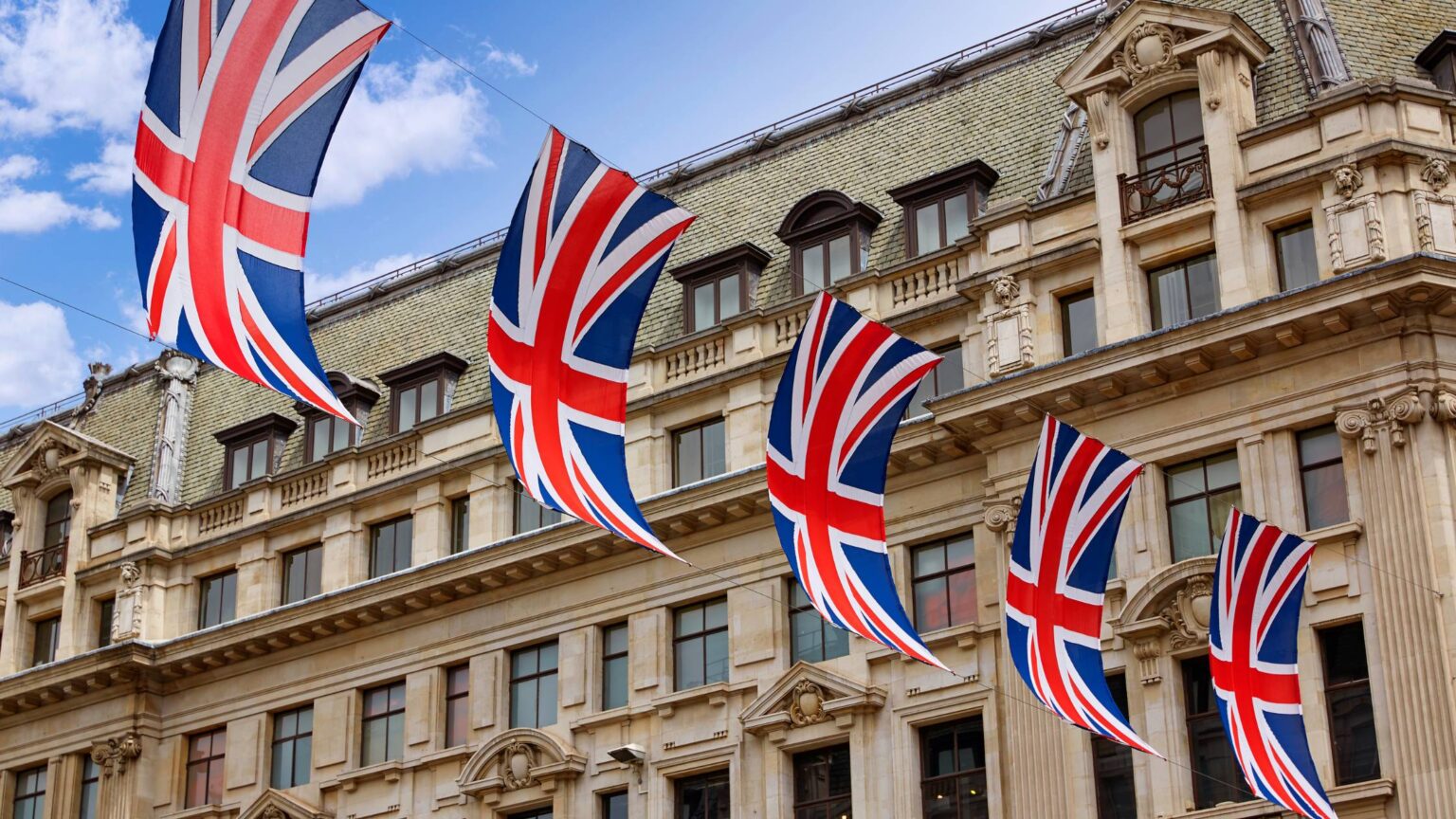 Why London's Oxford Street Is Not To Be Missed - London Kensington Guide