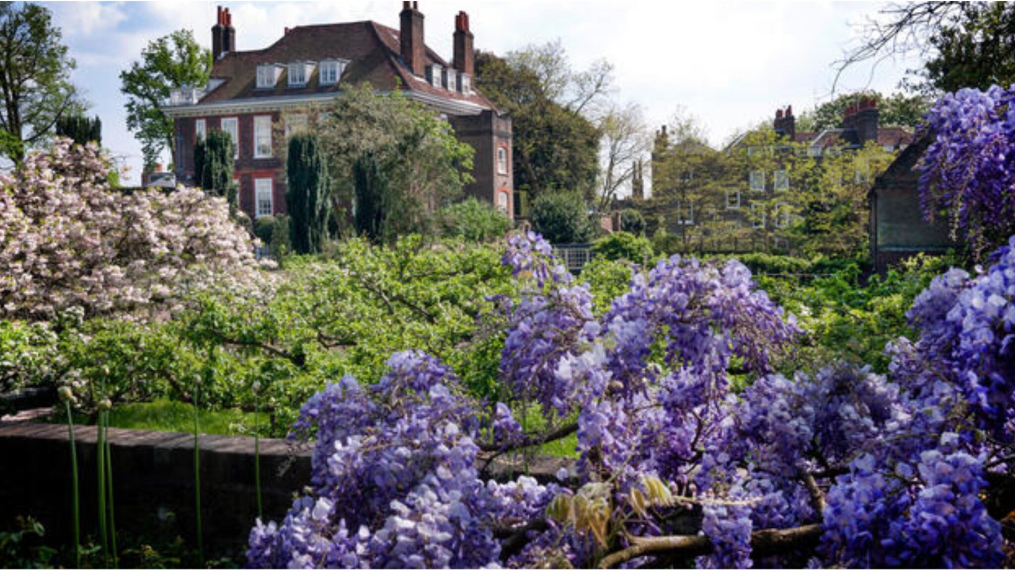 14 Most Famous London Stately Homes To Visit - London Kensington Guide