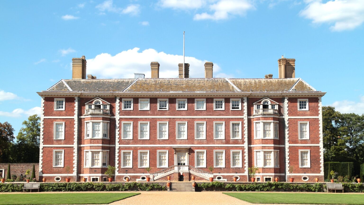 14 Most Famous London Stately Homes To Visit - London Kensington Guide