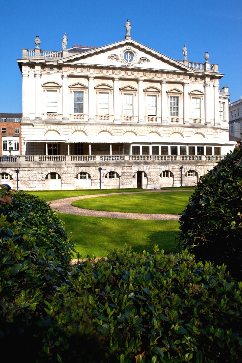 14 Most Famous London Stately Homes To Visit - London Kensington Guide