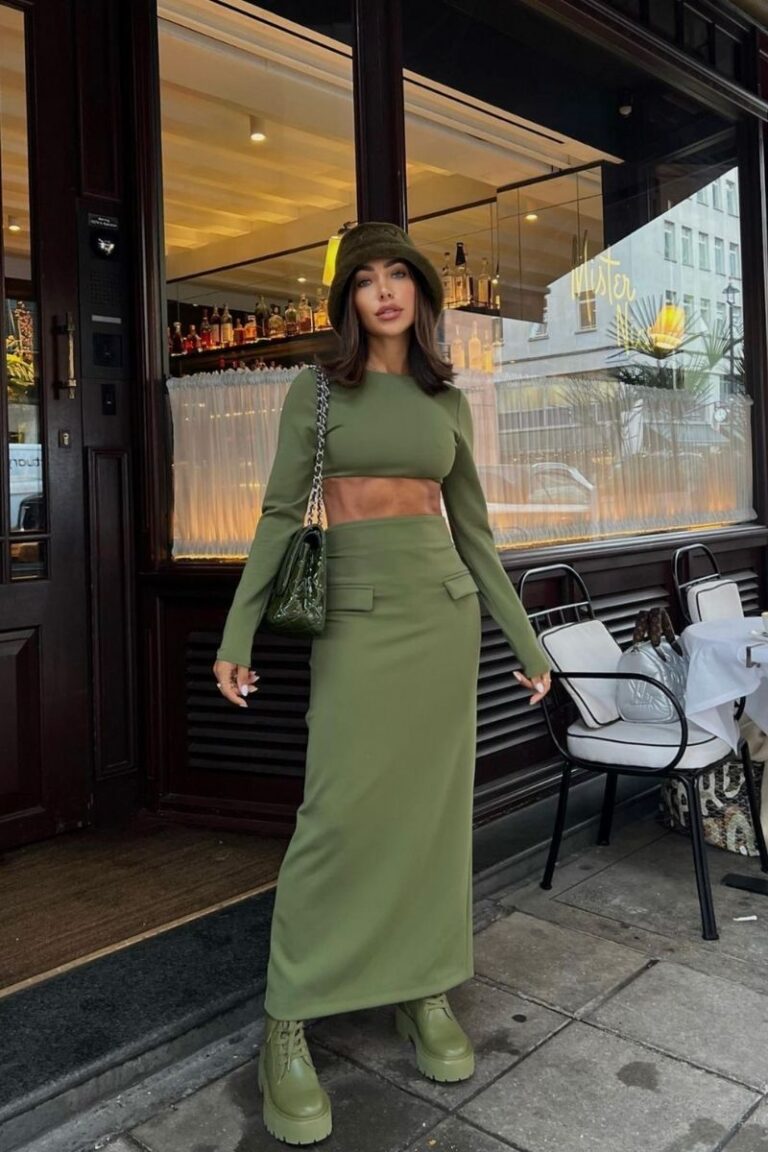 30 Stylish Green Skirt Outfits For Every Occasion: From Brunch to ...