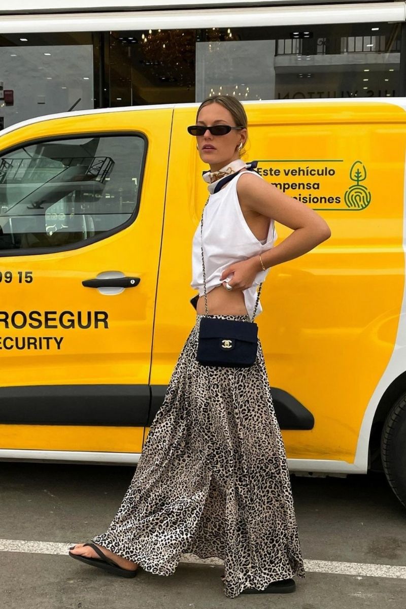 28 Chic Leopard Print Skirt Outfits Ideas For Effortlessly & Versatile ...