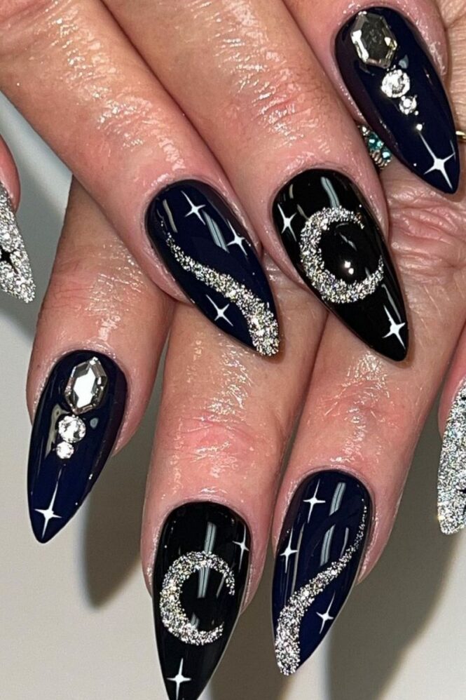 31 Stunning Black Nail Design Ideas To Elevate You Nail Game - London ...