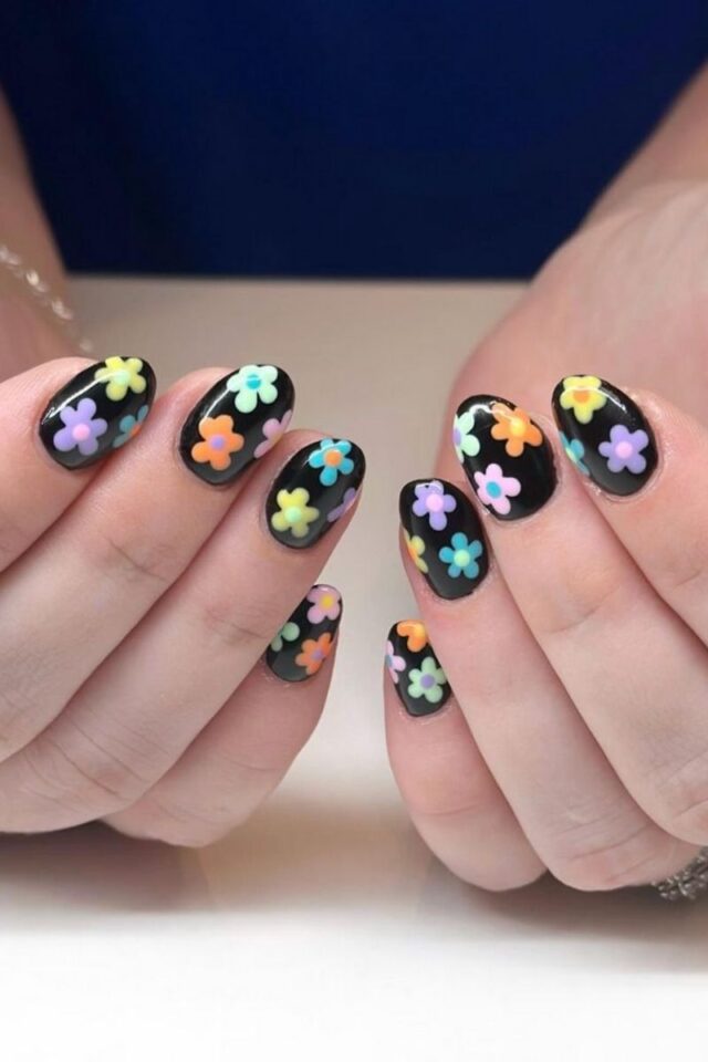 31 Stunning Black Nail Design Ideas To Elevate You Nail Game - London ...