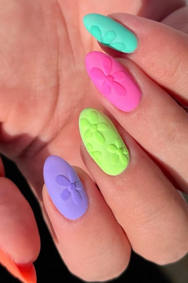 33 Gorgeous Multi-Color Nail Designs (Gel, Press-On & DIY Ideas for ...