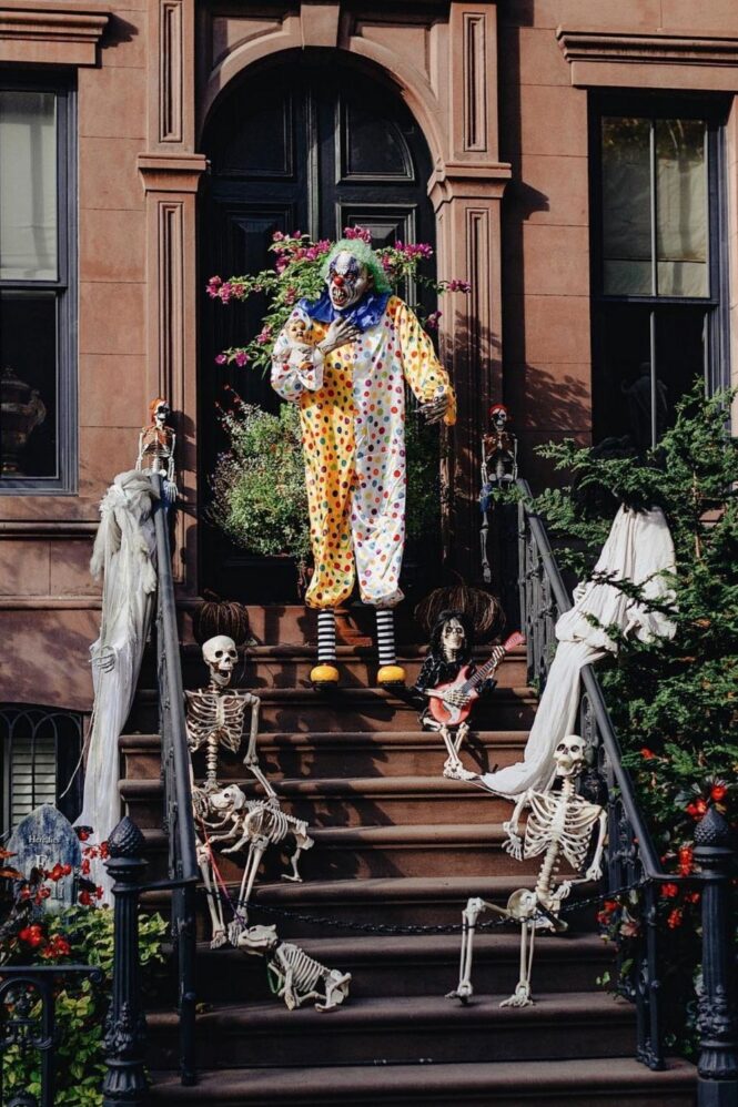 21 Bewitching Halloween Door Decoration Ideas To Haunt Your ...