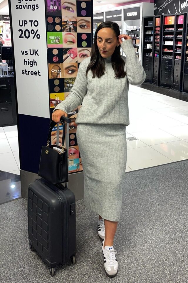 Travel In Style: 25 Fall/Winter Airport Outfits That Keep You Cozy and ...