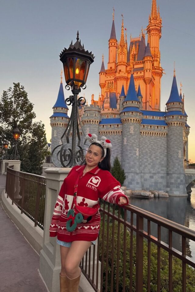 17 Cozy Disneyland Winter Outfit Ideas to Stay Warm and Stylish This ...