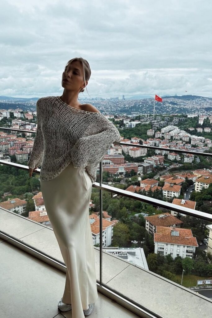 32 Silk Skirt Outfit Ideas That Are Chic, Effortless & Perfect for Any ...