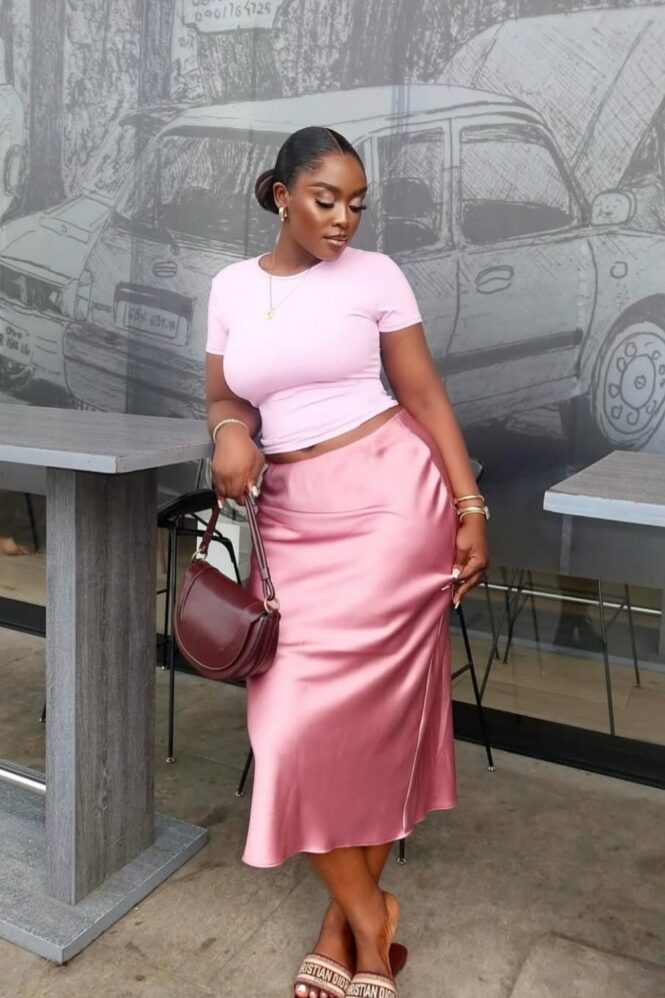32 Silk Skirt Outfit Ideas That Are Chic, Effortless & Perfect for Any ...