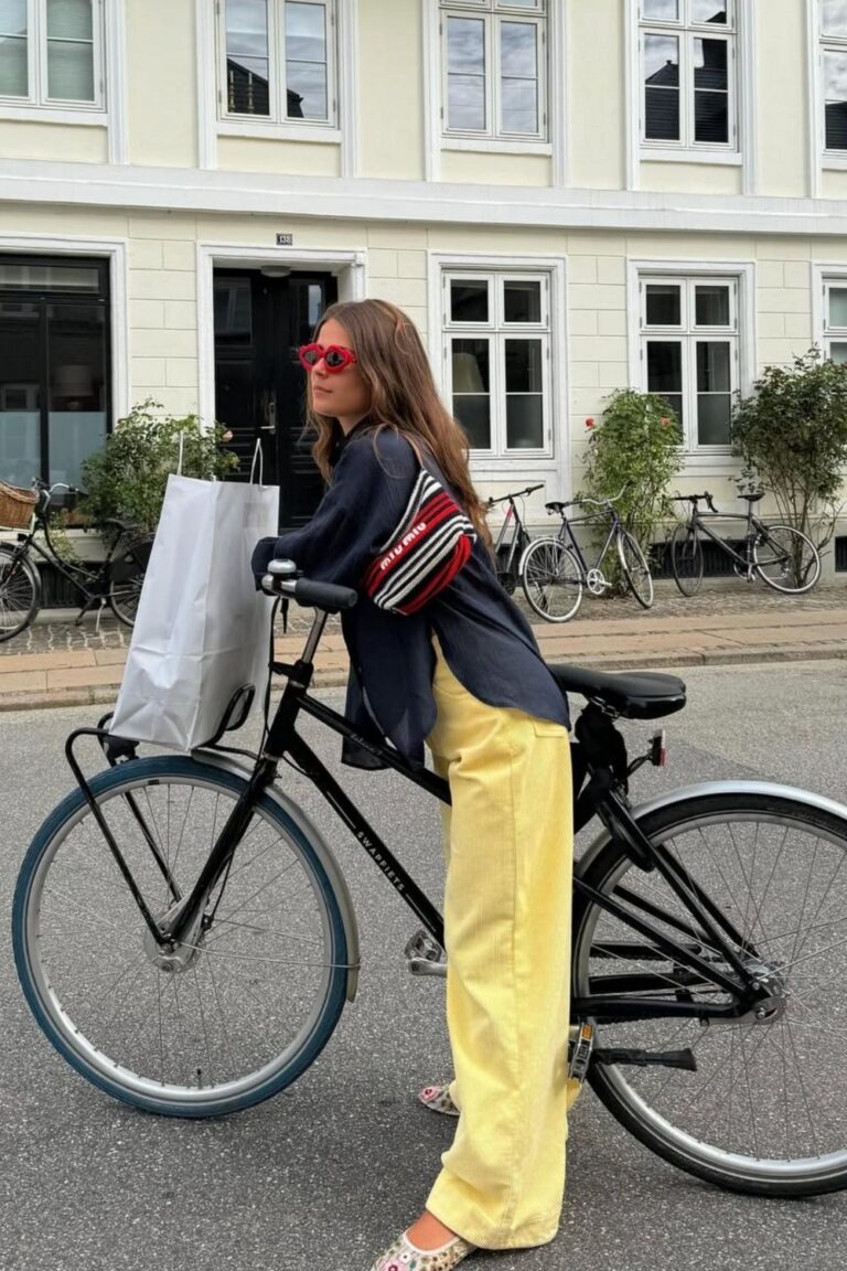 28 Fresh Yellow Pants Outfit Ideas That’ll Instantly Brighten Your ...