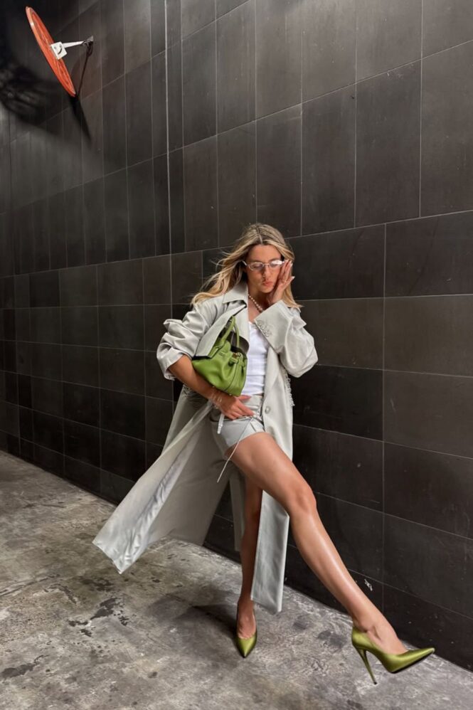 30 Stylish Green Bag Outfit Ideas: How to Style This Statement ...