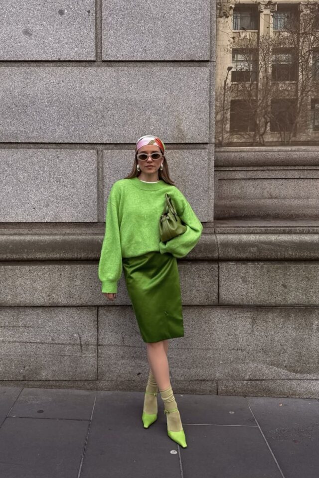 30 Stylish Green Bag Outfit Ideas: How to Style This Statement ...