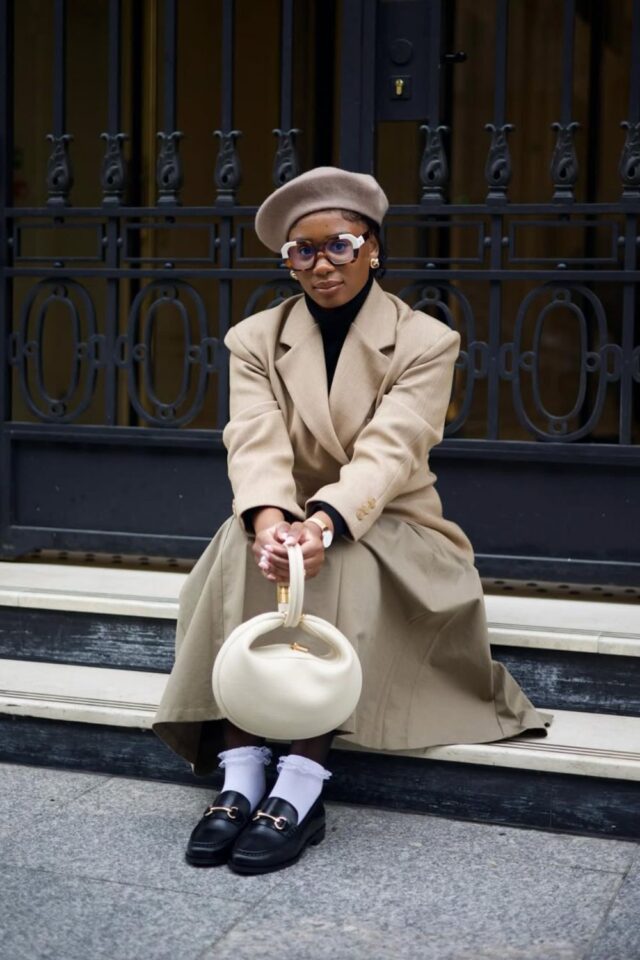 35 White Bag Outfit Ideas That Prove It’s the Chicest Accessory ...