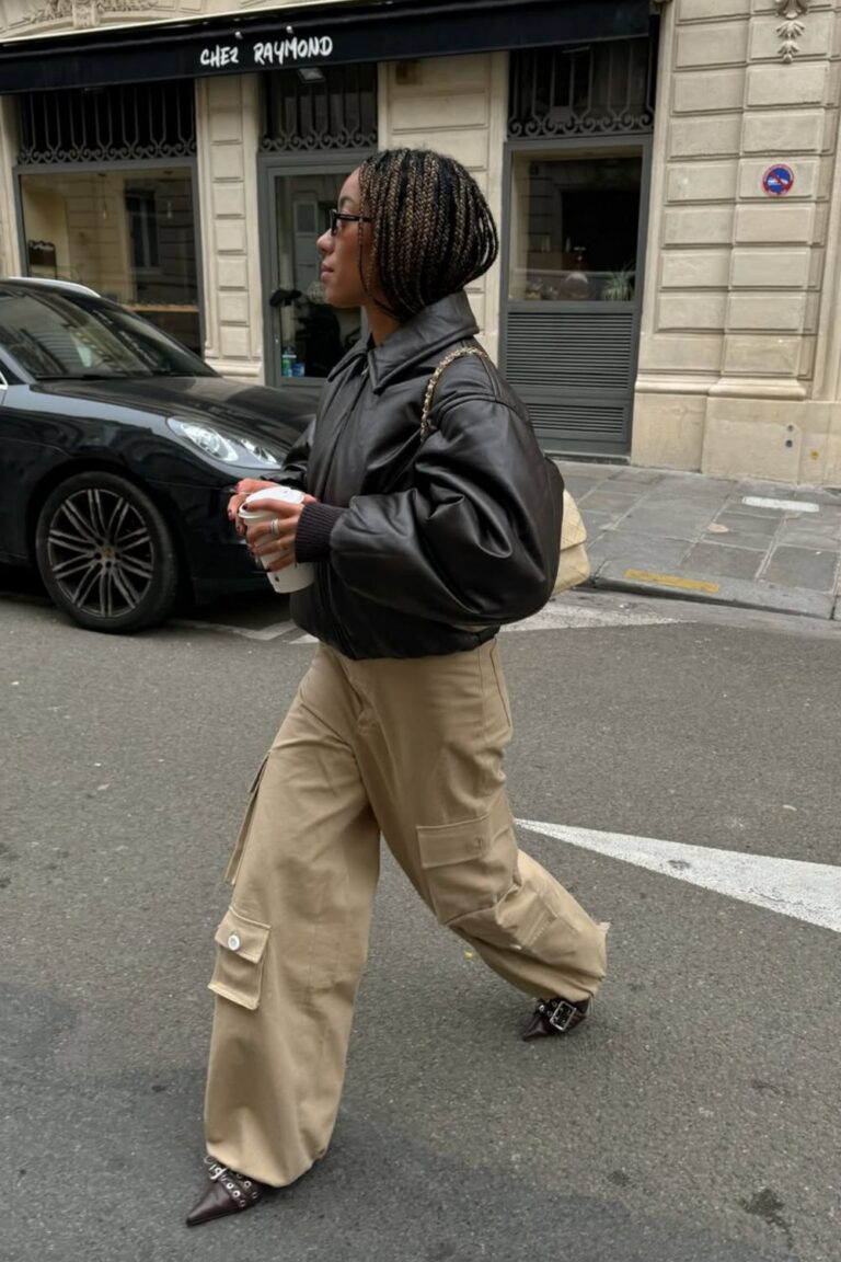 30 Chic Beige Cargo Pants Outfit Ideas Including How to Style Them ...