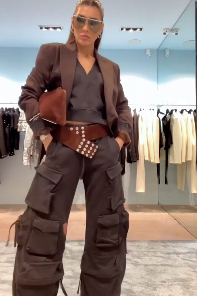 24 Brown Cargo Pants Outfit Ideas Plus How to Style Them - London ...