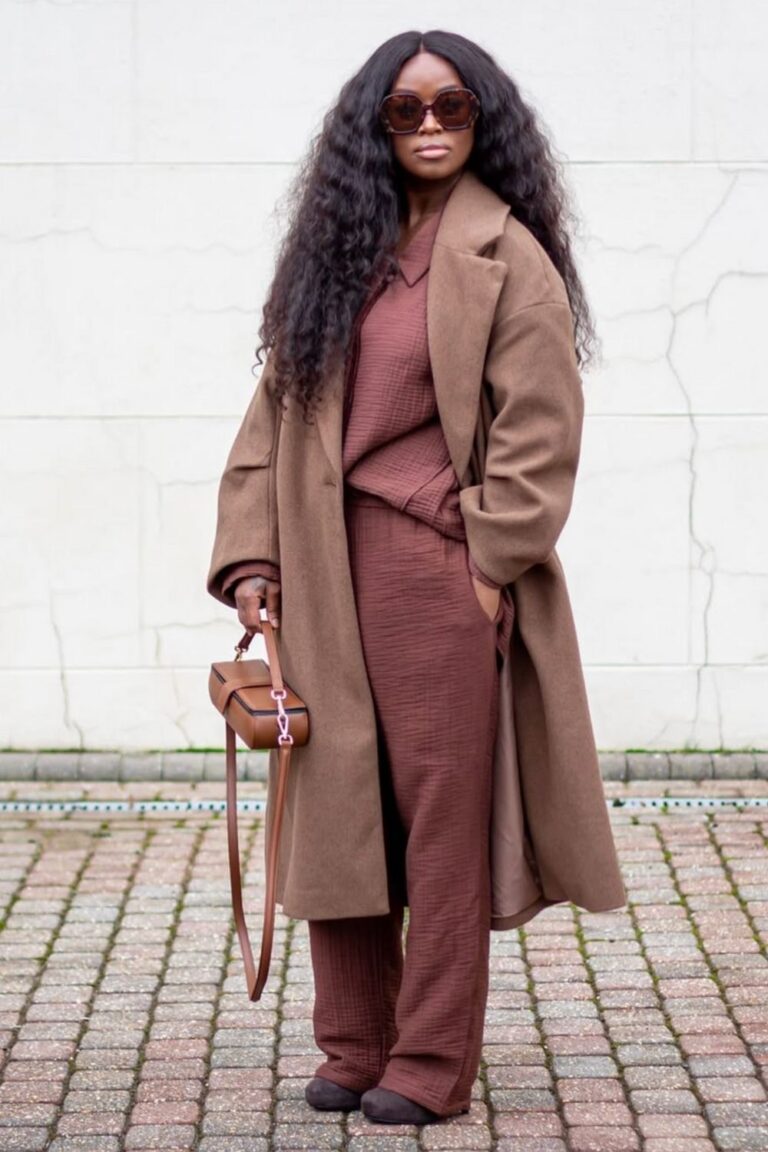 40 Effortlessly Chic Brown Coat Outfit Ideas to Try This Season ...