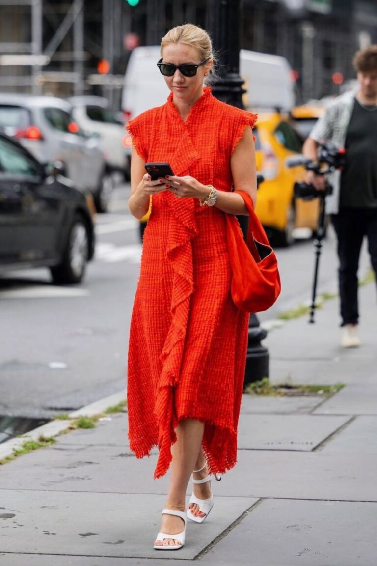 32 Stylish Red Dress Outfit Ideas That Always Turn Heads - London ...