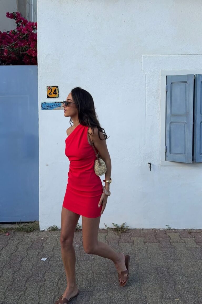 32 Stylish Red Dress Outfit Ideas That Always Turn Heads - London ...