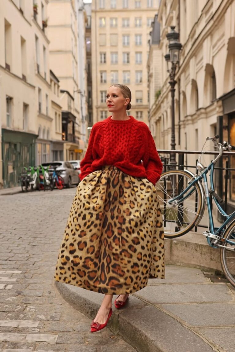 31 Chic Red Sweater Outfit Ideas You’ll Want to Copy Immediately ...