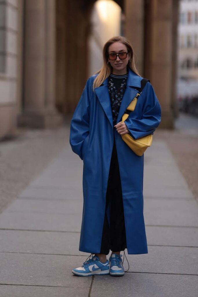 41 Blue Sneakers Outfit Ideas You’ll Want to Wear On Repeat - London ...