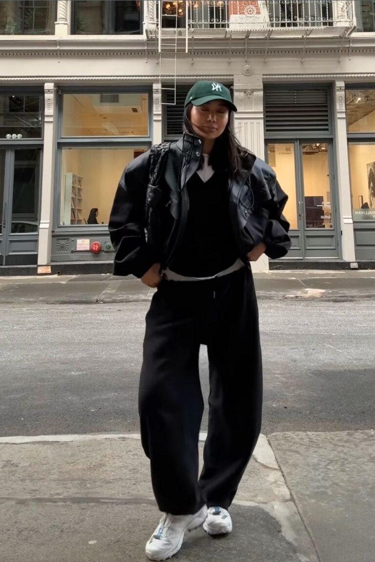 25 Black Sweatpants Outfit Ideas That Look Effortless (But Feel ...