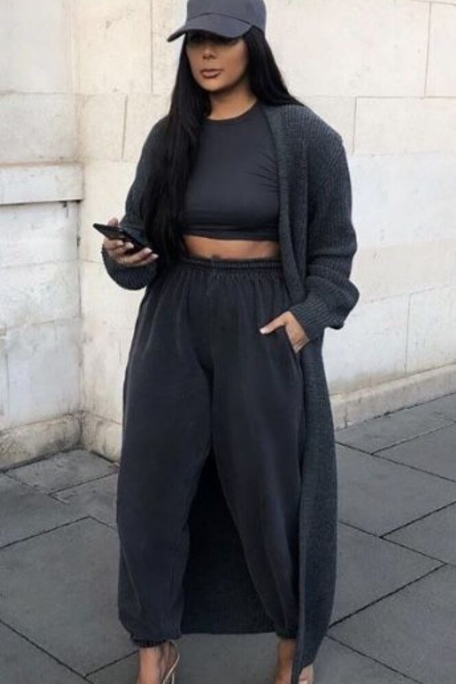 25 Black Sweatpants Outfit Ideas That Look Effortless (But Feel ...